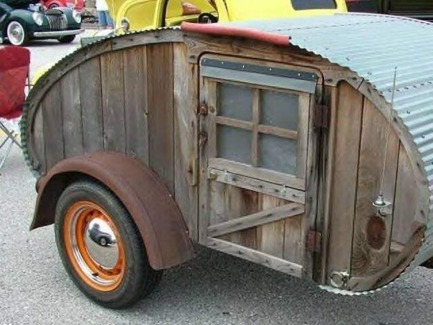 Upcycled pallet caravan